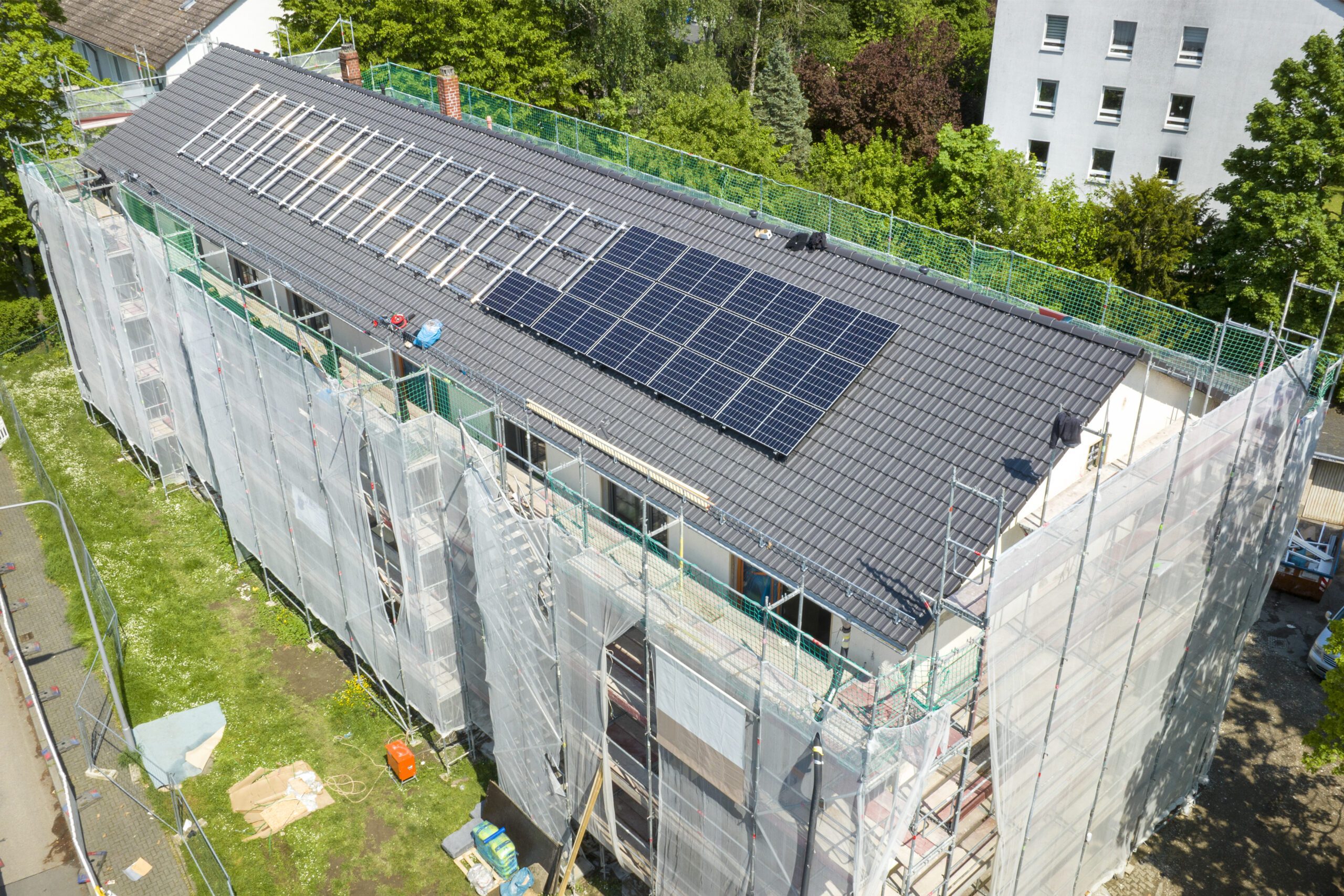 Scaffolding for Solar Panels - Why you need it? | Contact Solar